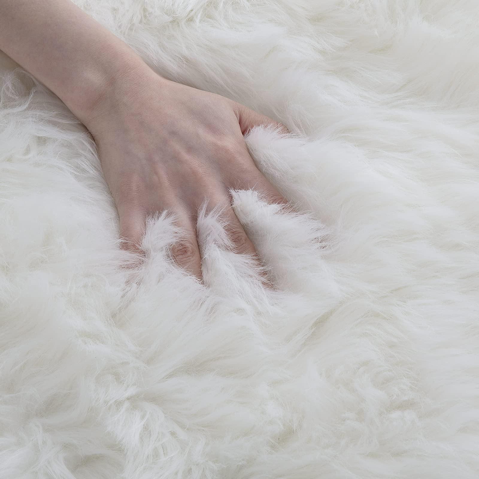 Shop Furry Rugs Online | Soft Furry Carpets by Grhamoy